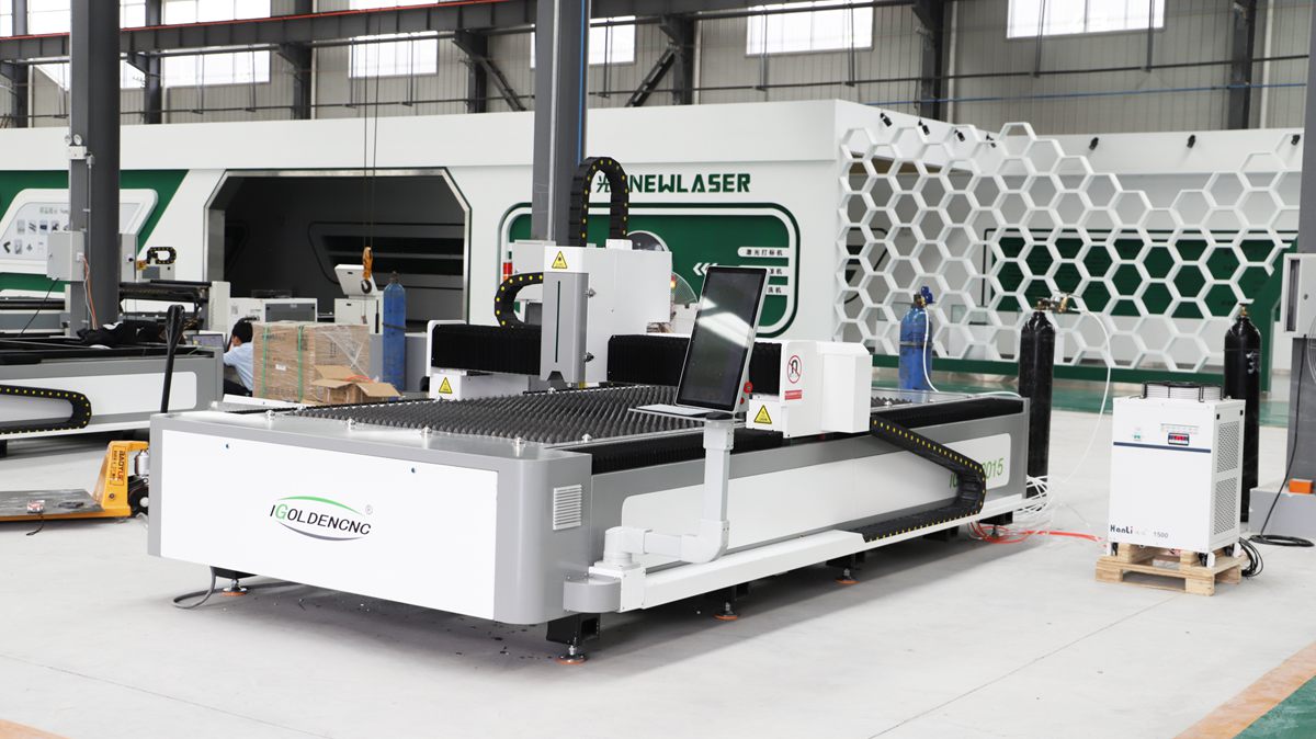 1500W Metal Sheet Cutting Laser Machine - iGOLDENLASER