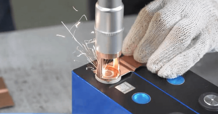 Portable Handheld Laser Cutter for Metal - iGOLDENLASER